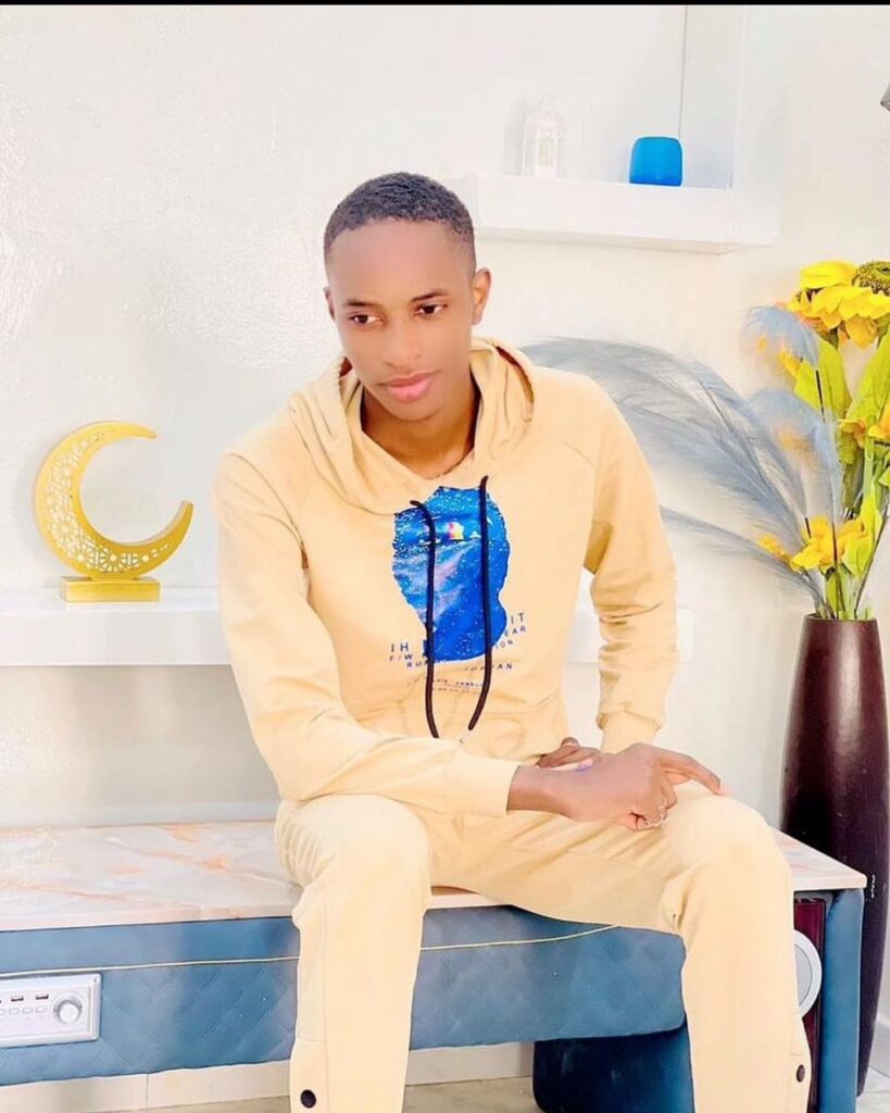 Découvrez Salif Sow, le petit frère de l'actrice Amy Léa (photos)